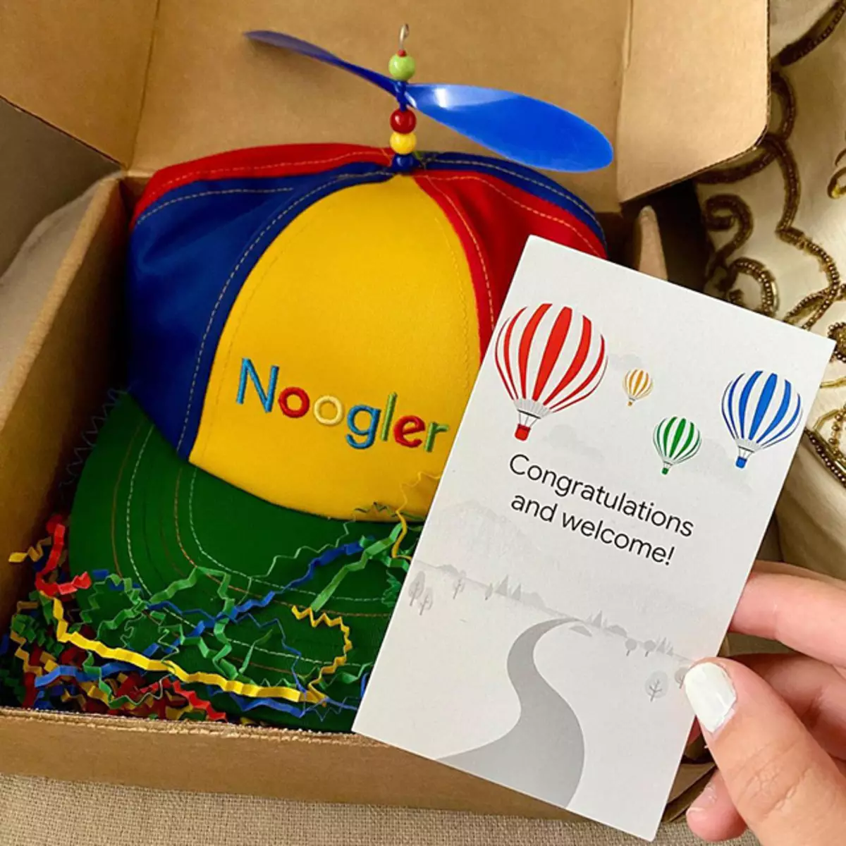 Google Noogler Hatの箱