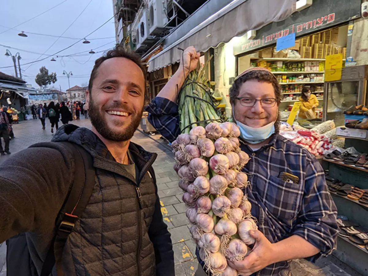 Daniel Waisberg & Yehoshua Coren Go vitunguu ununuzi.