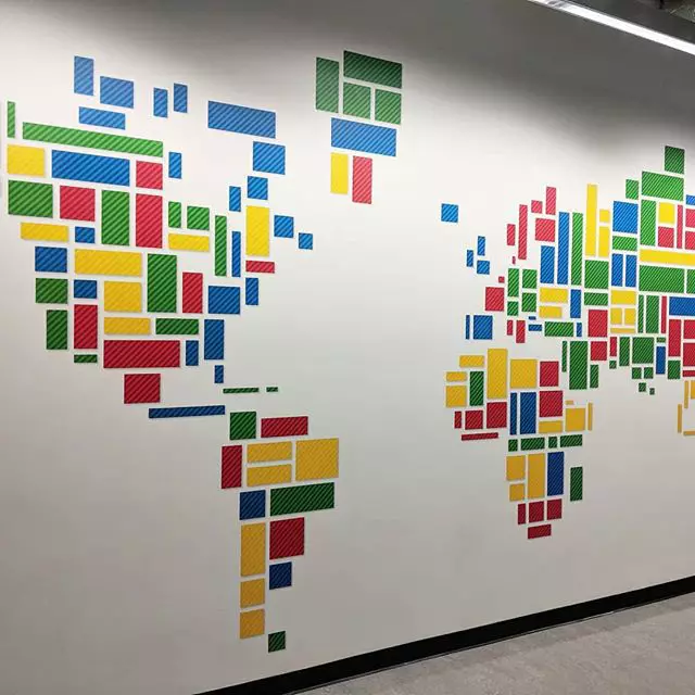 Mapa Wall Google zaprojektowana za pomocą bloków jednostek reklamowych Google Wyświetla