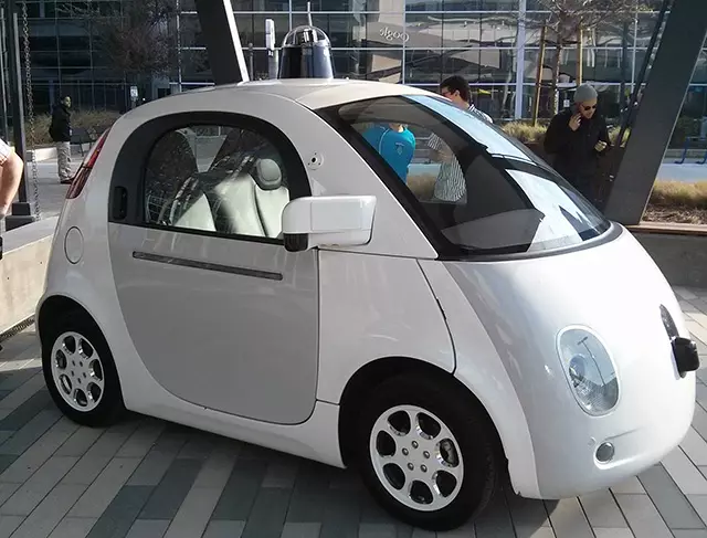 El nuevo auto de conducción modelo de Google.