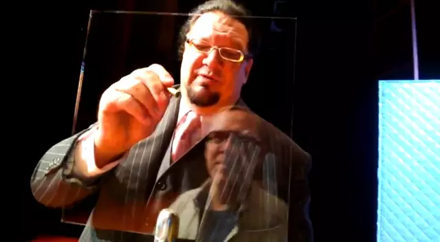 Penn & Teller duerchglass