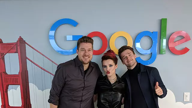 Bella Thorne & Patrick Schwarzenegger tại Google