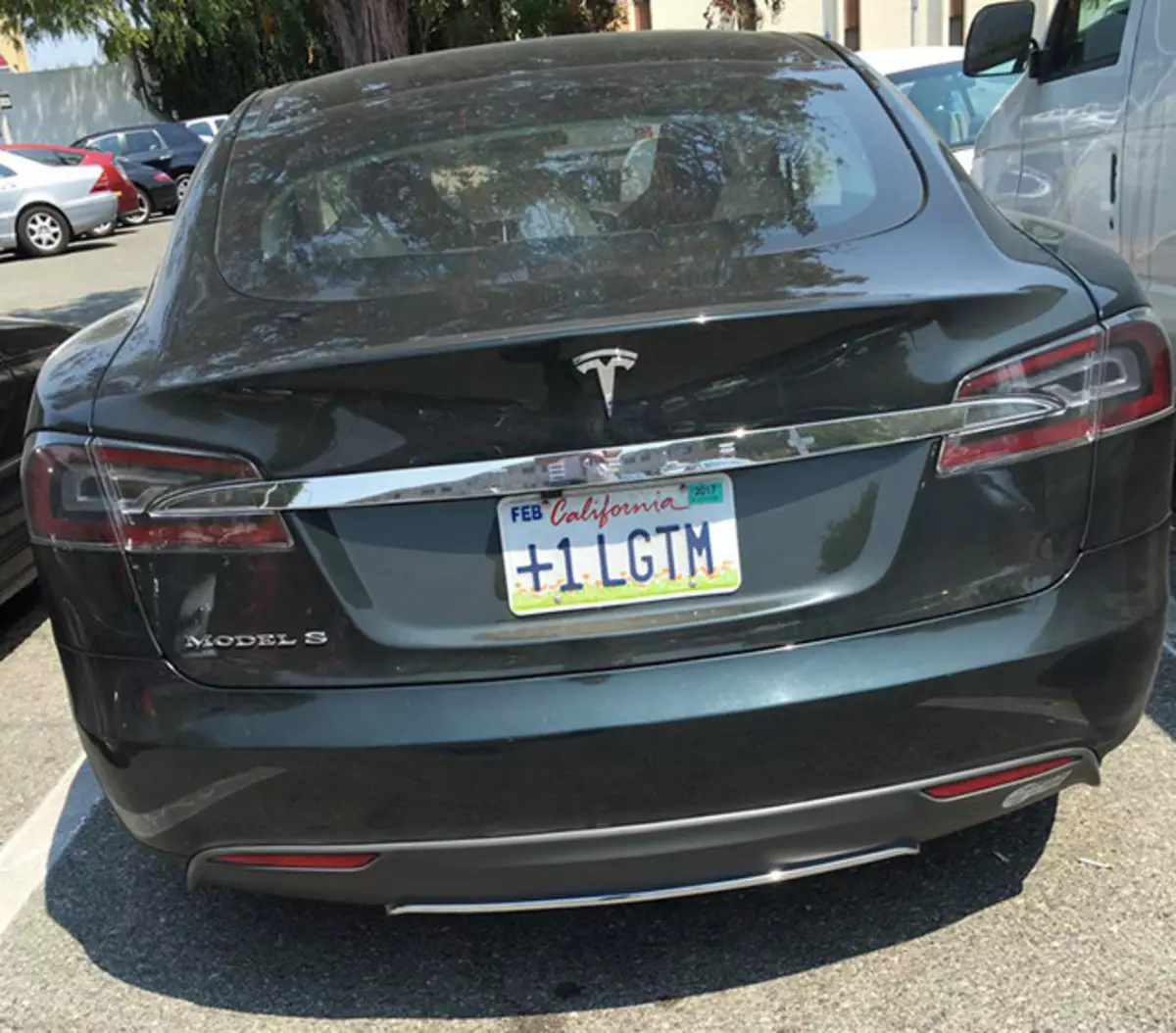 Googlers tesla lisinsje plaat seit +1 lgtm